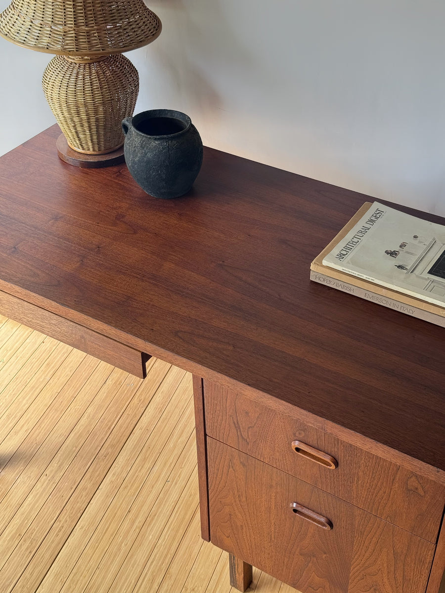 Vintage Walnut MCM Desk – The Bohemian Find